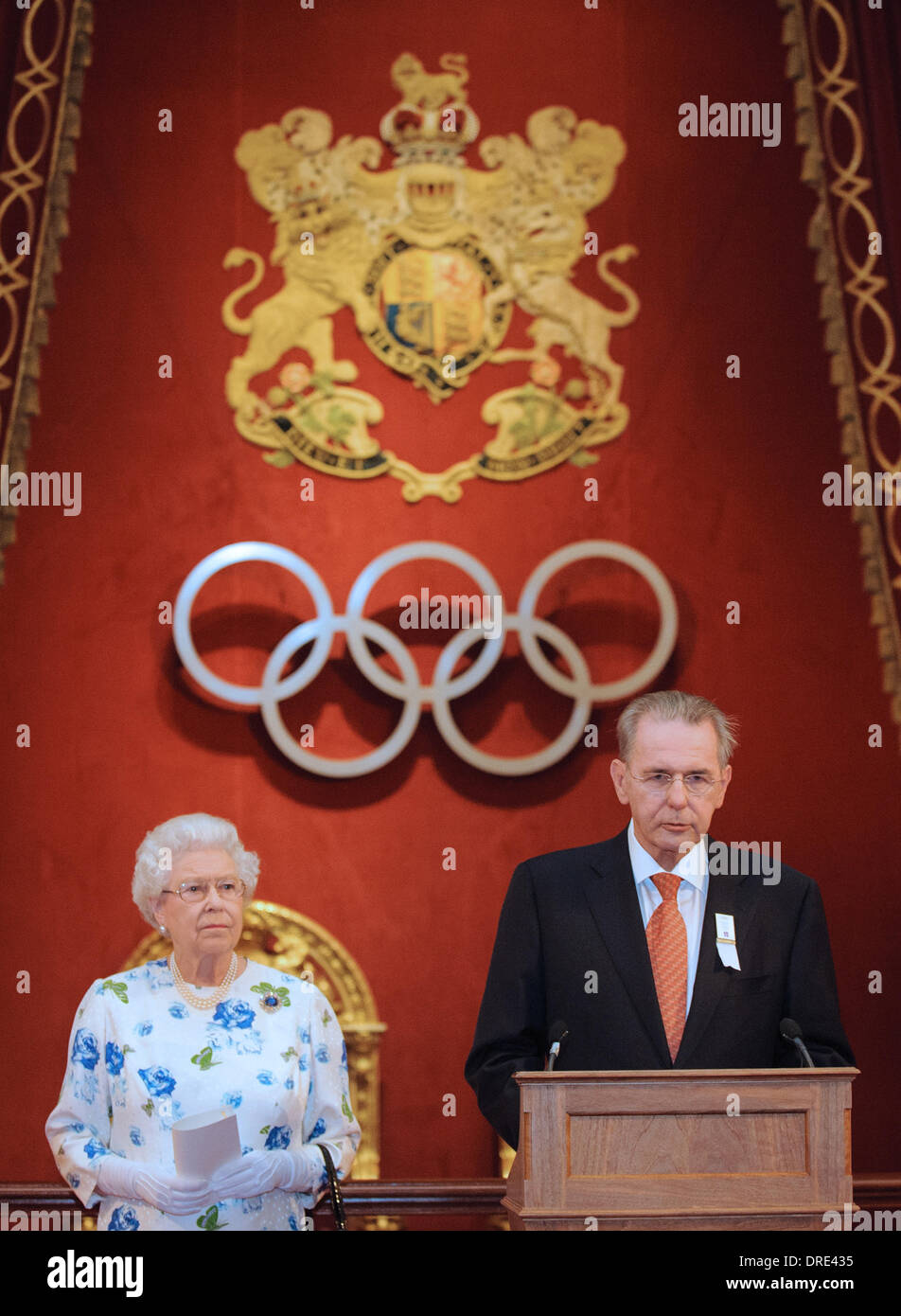 Queen Elizabeth II and Jacques Rogge Queen Elizabeth II hosts a ...