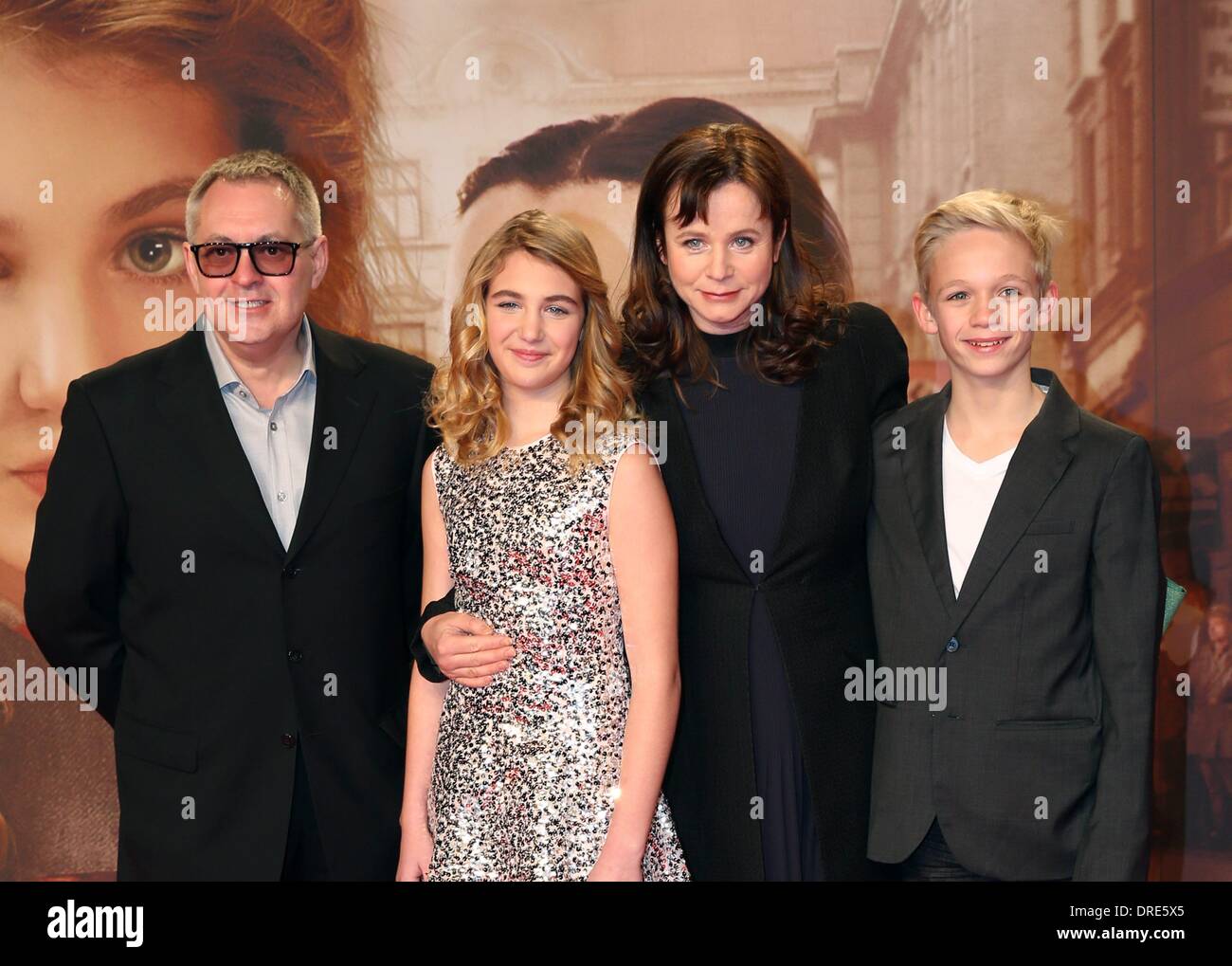 Director Brian S. Percival with his actors Sophie Nelisse, Emily Watson ...