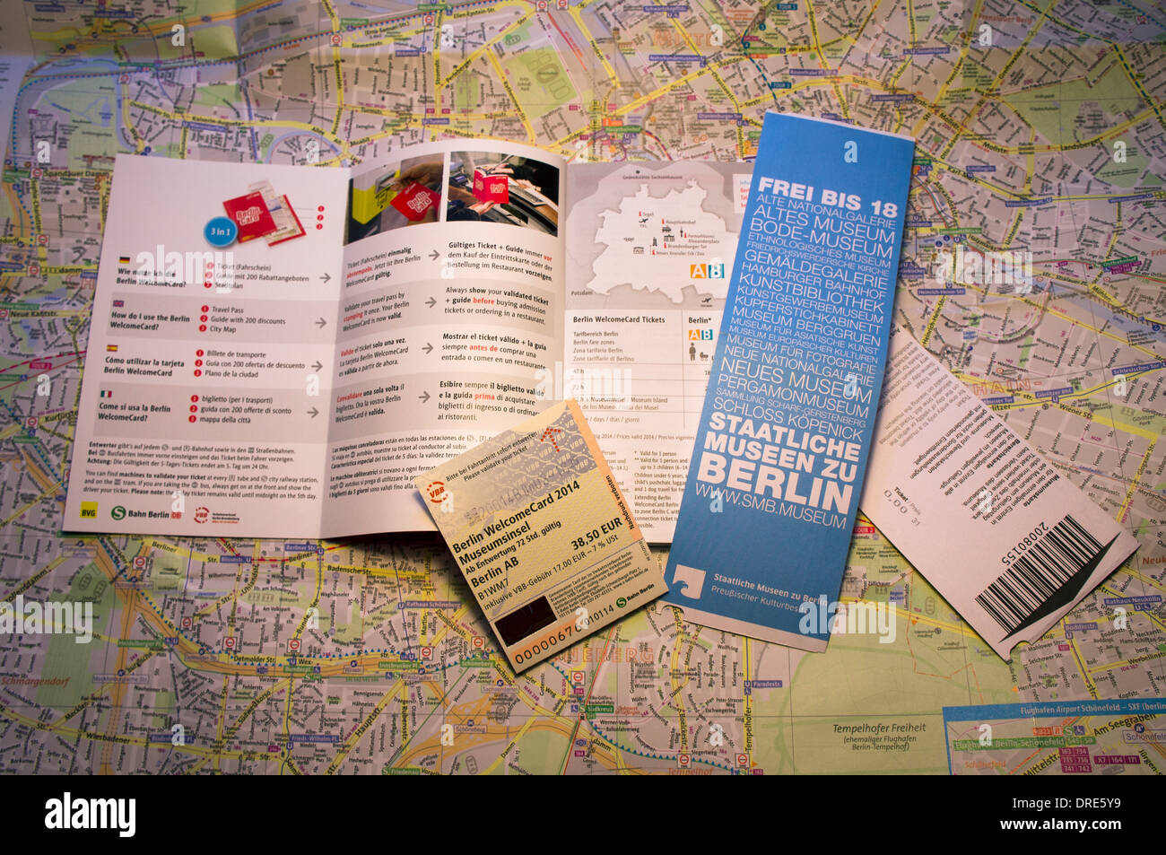 Welcomecard hi-res stock photography and images - Alamy