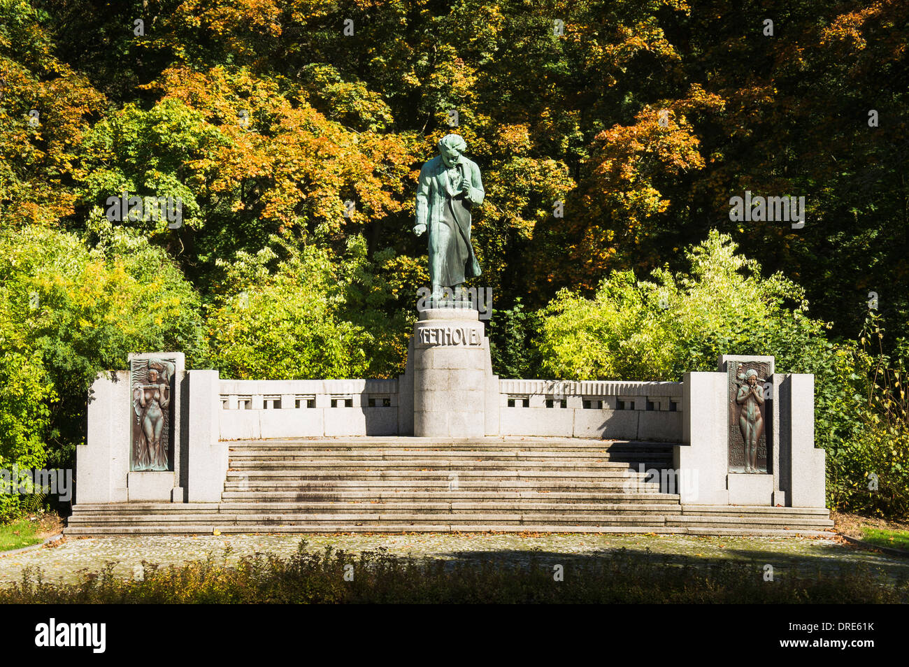 Beethoven statue of beethoven monument hi-res stock photography and ...