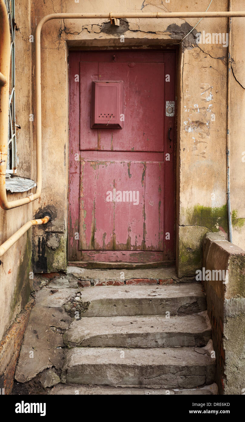 Retro red door hi-res stock photography and images - Alamy