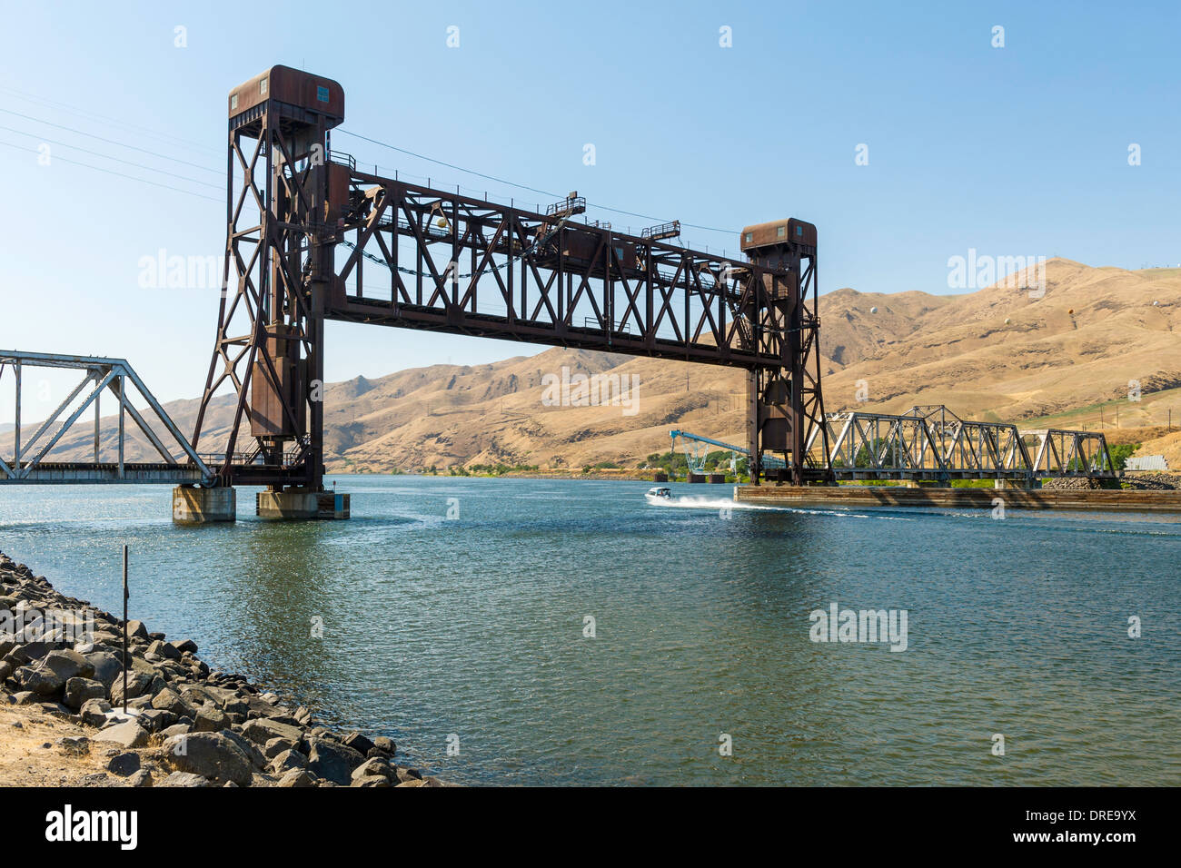 Vertical lift bridge vertical lift hi-res stock photography and images ...