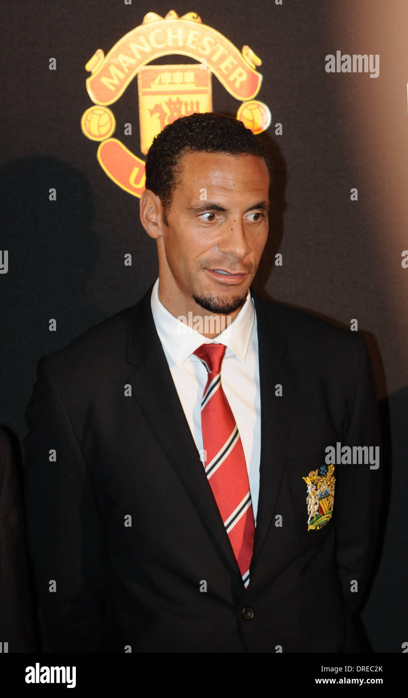 Rio Ferdinand Manchester United football players pose on the catwalk ...