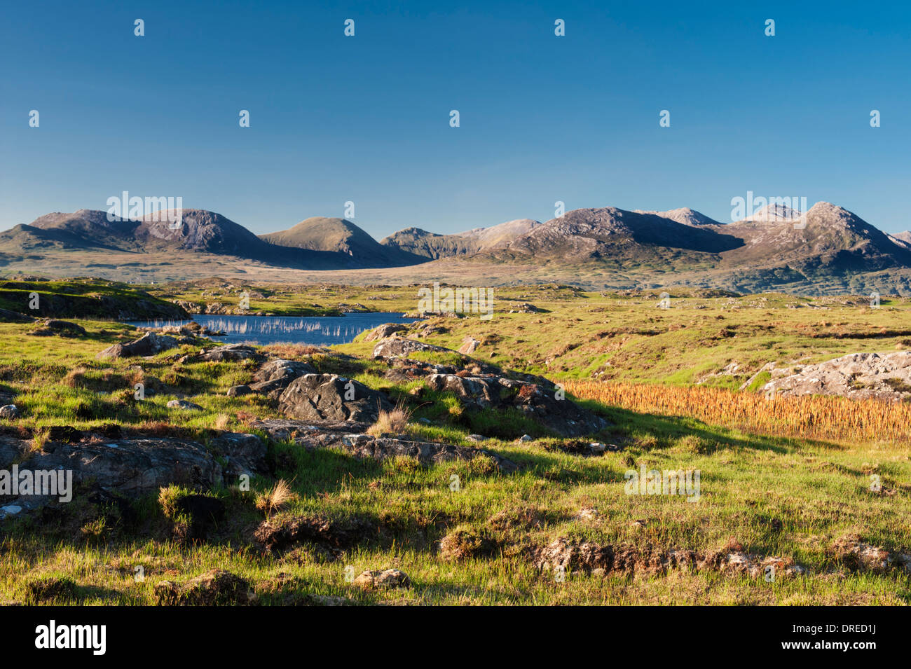 The twelve bens of connemara hi-res stock photography and images - Alamy