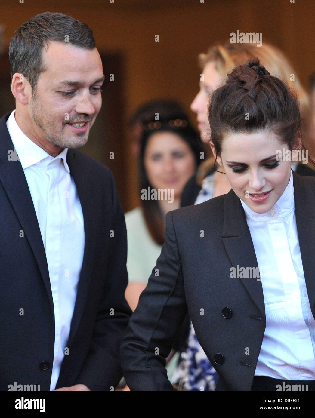 Kristen Stewart and Rupert Sanders attend a screening of 'Snow White ...