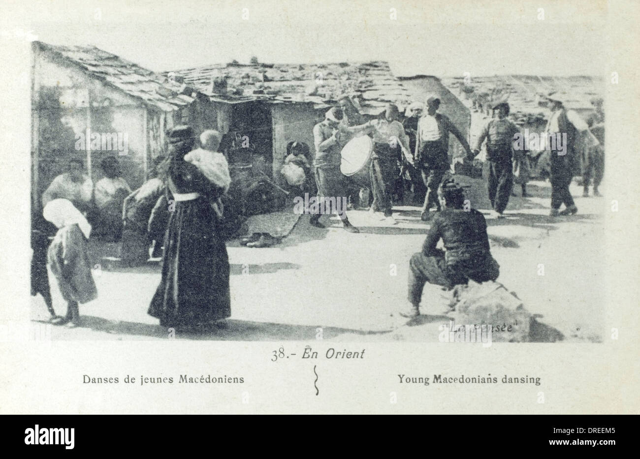 Macedonian folk dance hi-res stock photography and images - Alamy