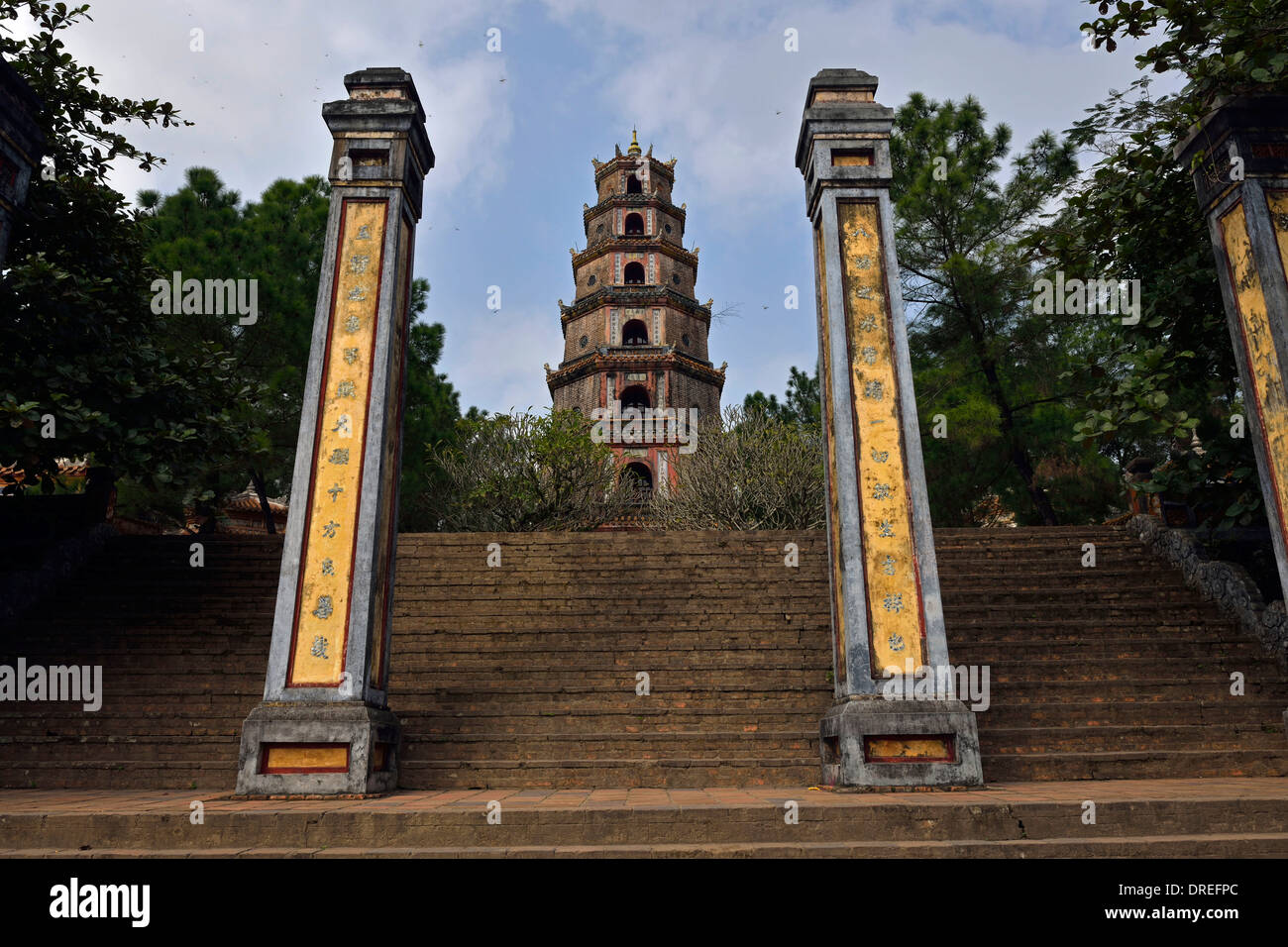Chua Thien Mu Buddhist temple Stock Photo - Alamy