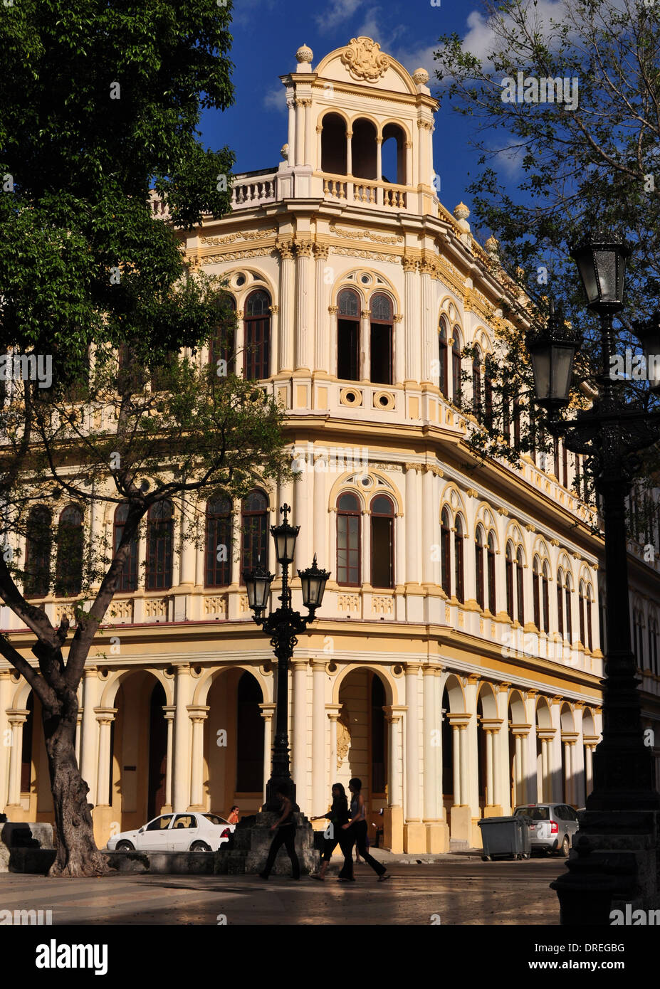 Havana, Cuba: restored building in the city centre Stock Photo - Alamy