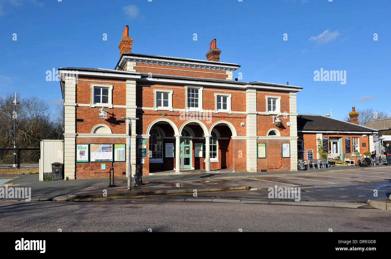 Rye railway station sussex hi-res stock photography and images - Alamy