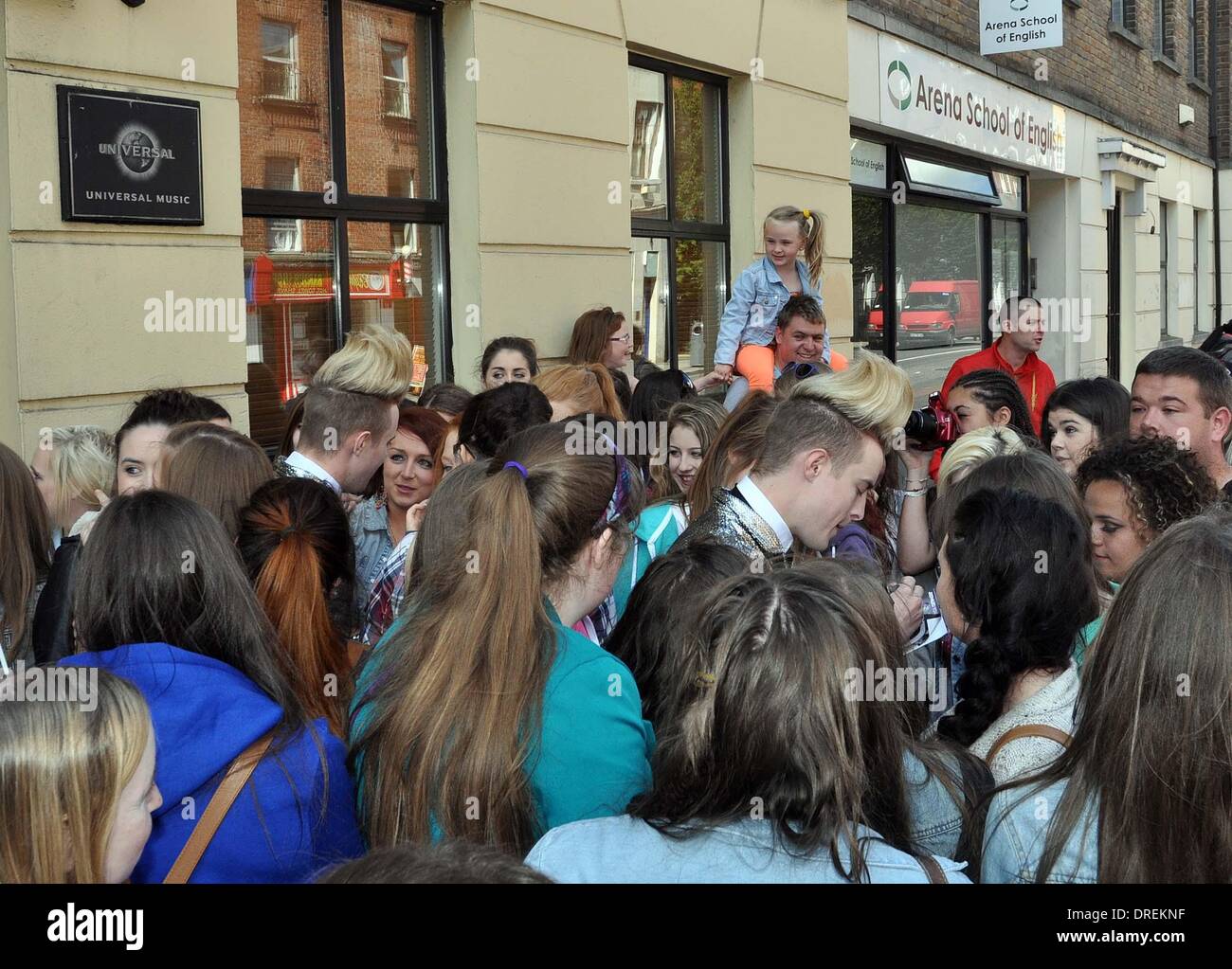 John Grimes and Edward Grimes Jedward get mobbed by their female fans ...