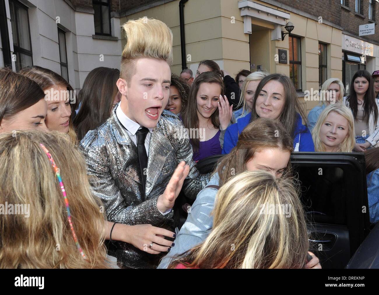 John Grimes and Edward Grimes Jedward get mobbed by their female fans ...