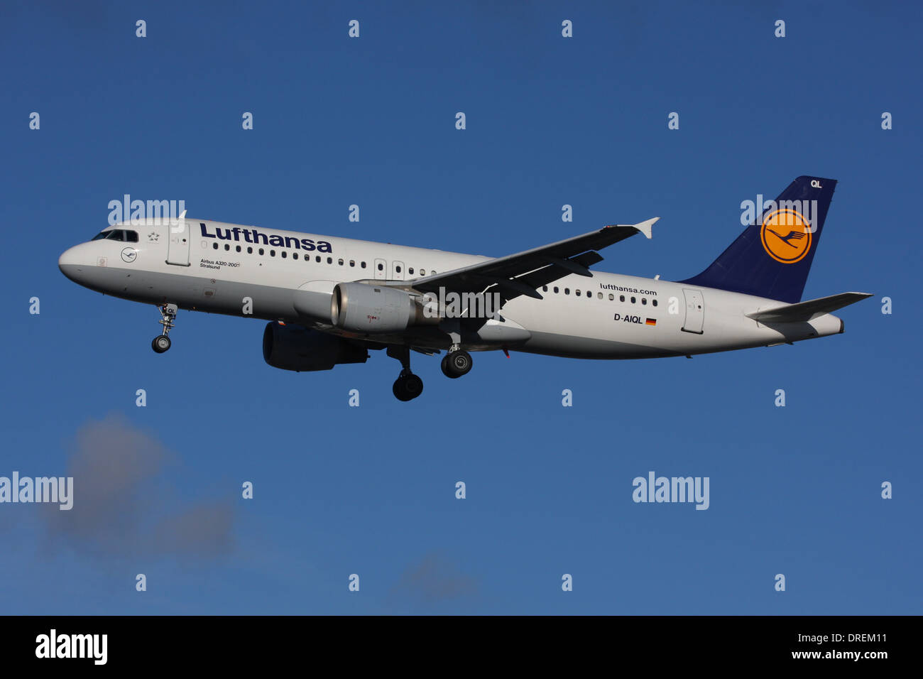 LUFTHANSA AIRBUS A320 Stock Photo - Alamy