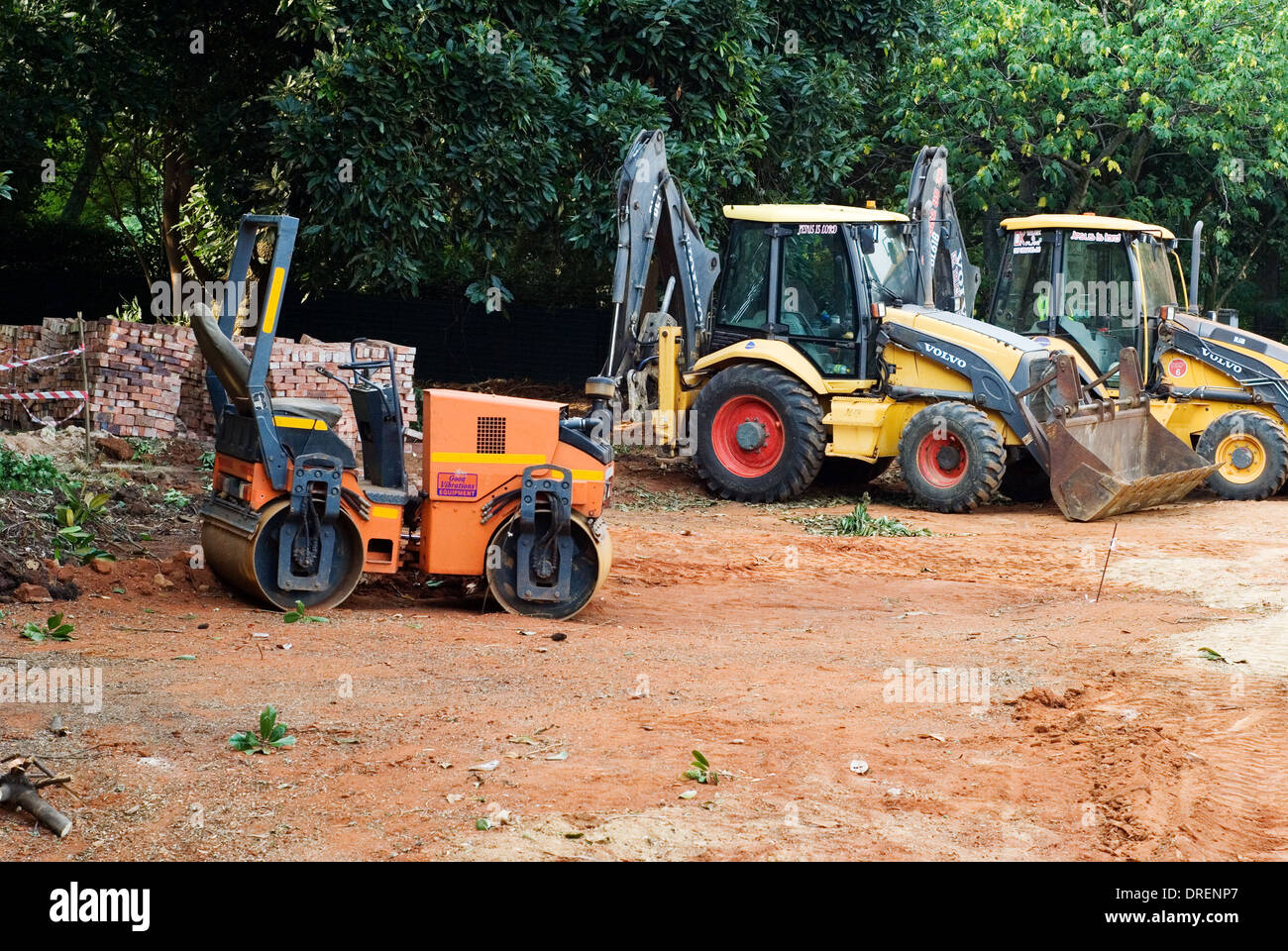 Home building construction site with machinery Stock Photo - Alamy