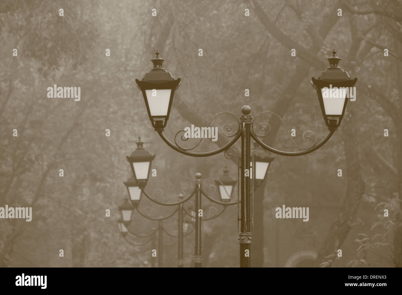 Park lamps hi-res stock photography and images - Alamy