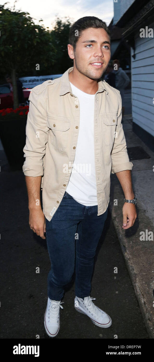 Tom Pearce The cast of 'The Only Way Is Essex' go for dinner at 'Sheesh ...