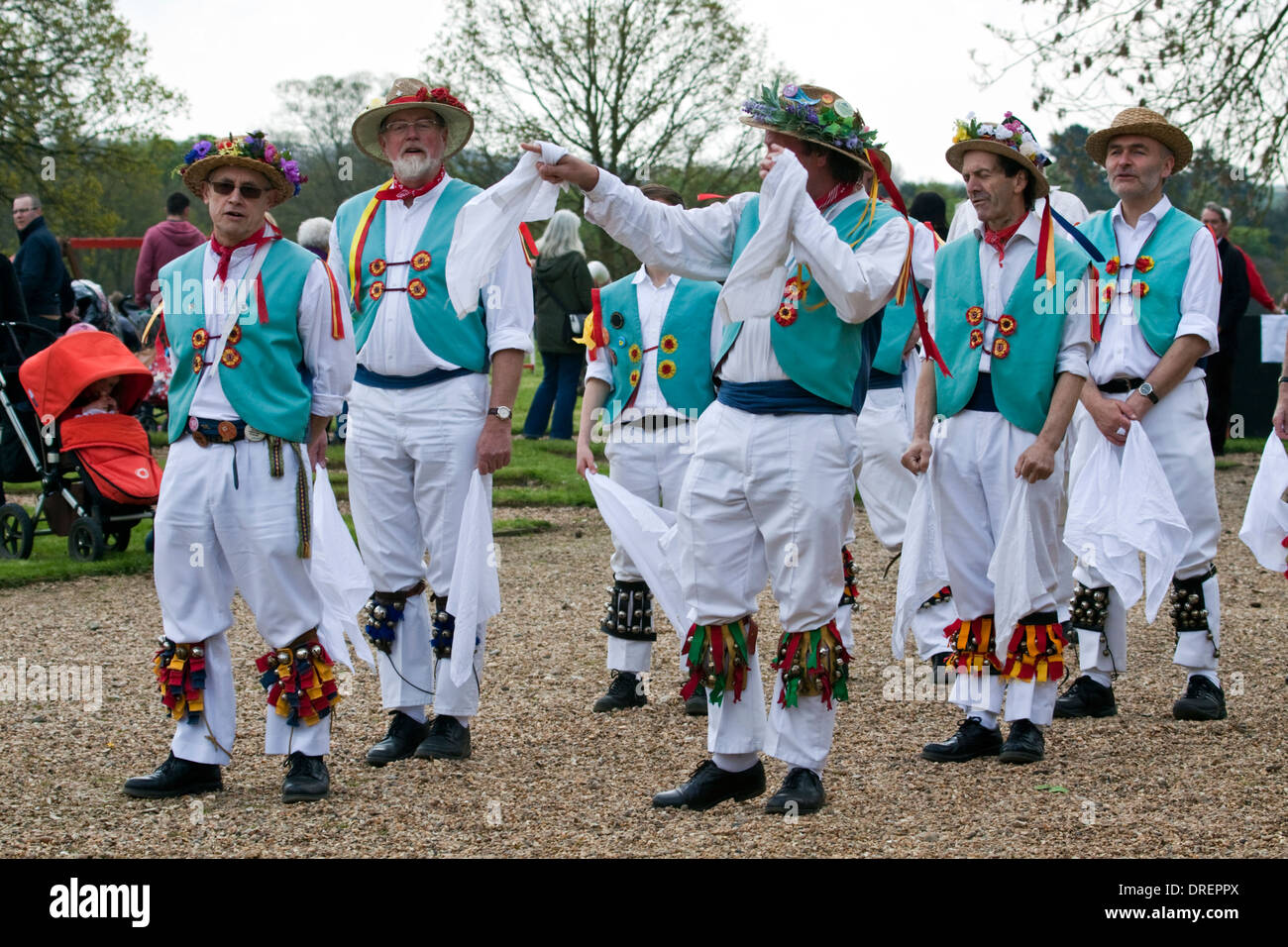 Morris dancing hi-res stock photography and images - Alamy