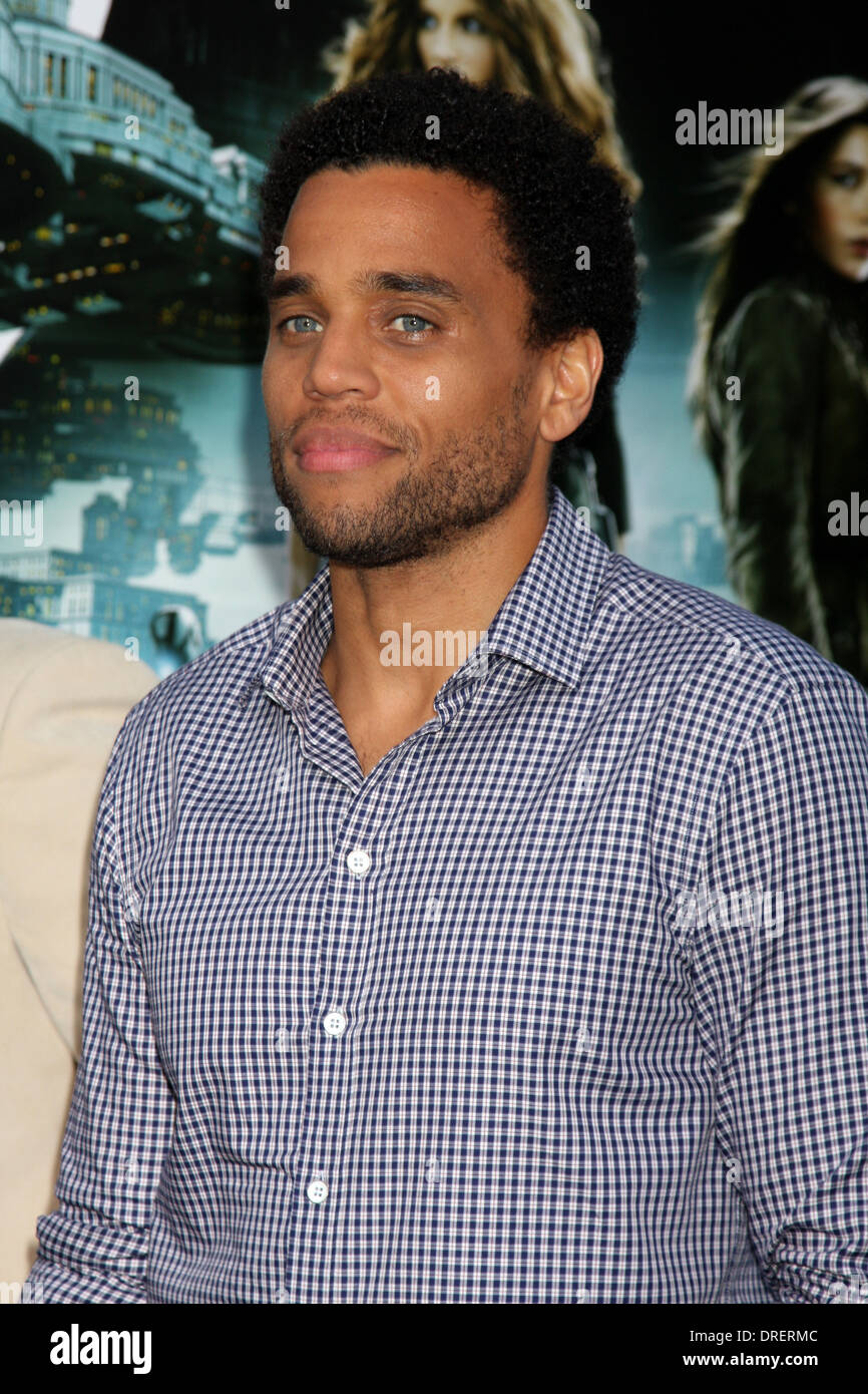 Michael Ealy Los Angeles premiere of 'Total Recall' at Grauman's ...