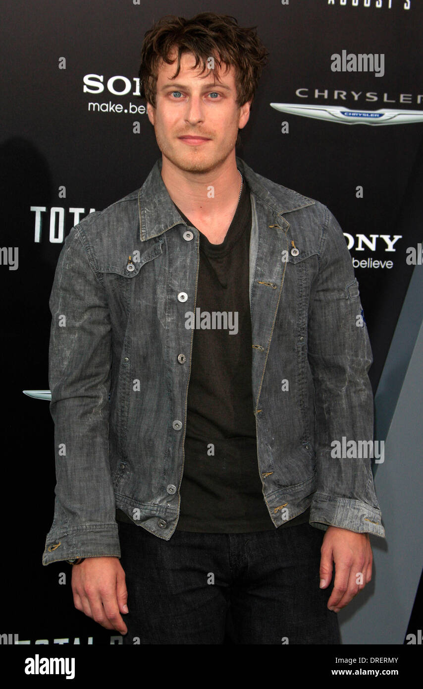 Noah Segan Los Angeles premiere of 'Total Recall' at Grauman's Chinese ...