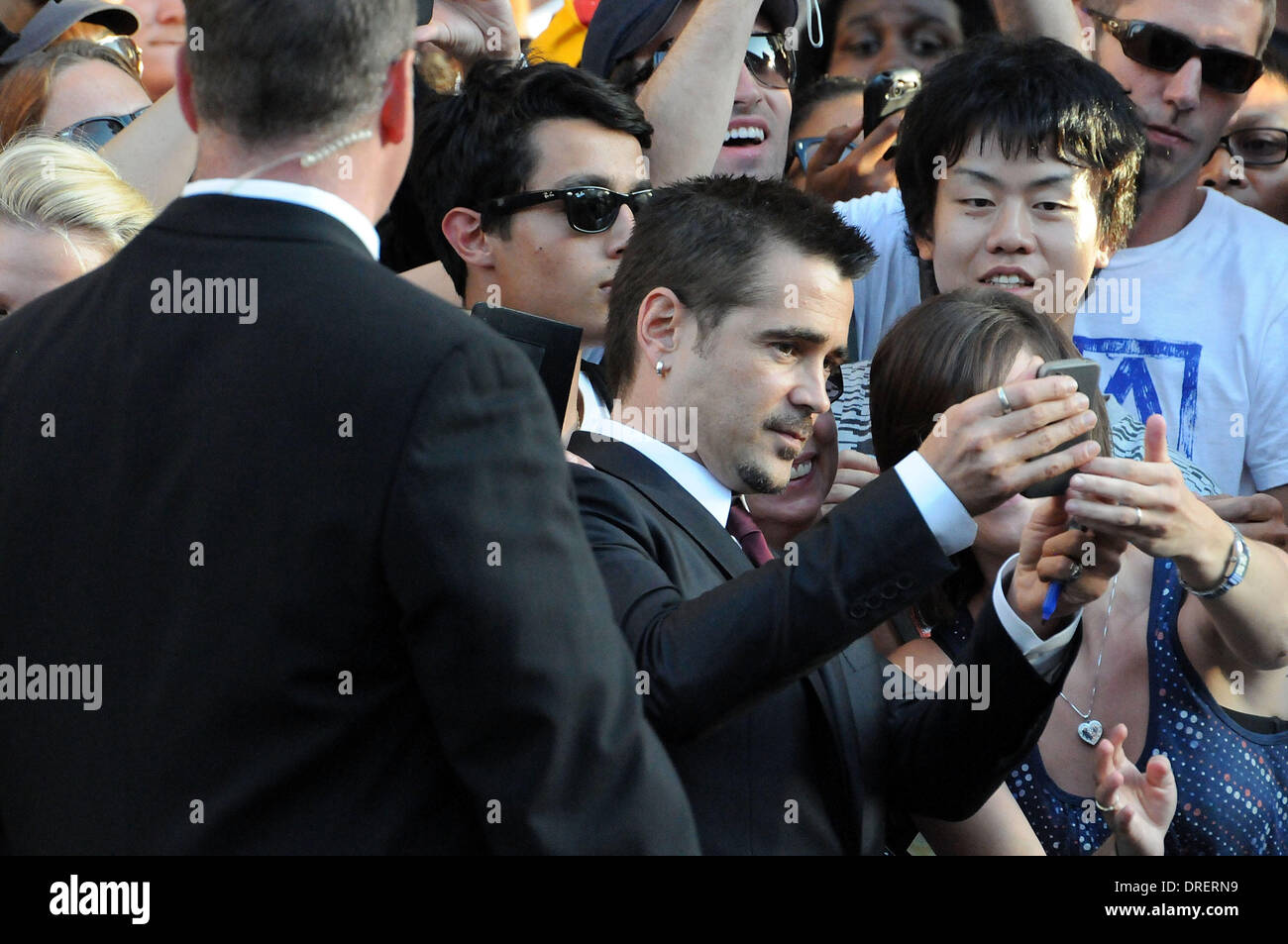Colin Farrell Los Angeles premiere of 'Total Recall' at Grauman's ...