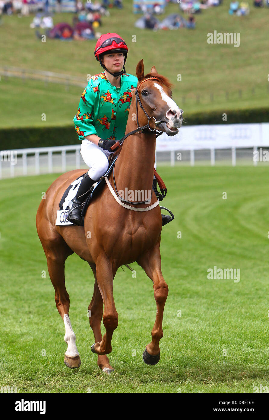 Magnolia cup goodwood racecourse hi-res stock photography and images ...