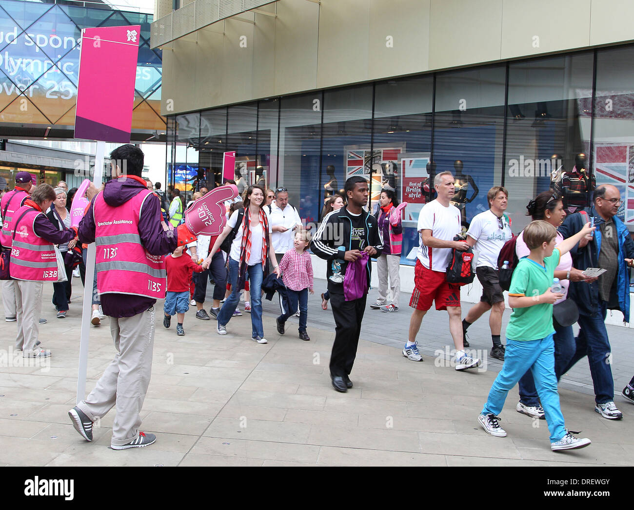 Crowds arrive at Olympic Park for the first day of the track and field ...