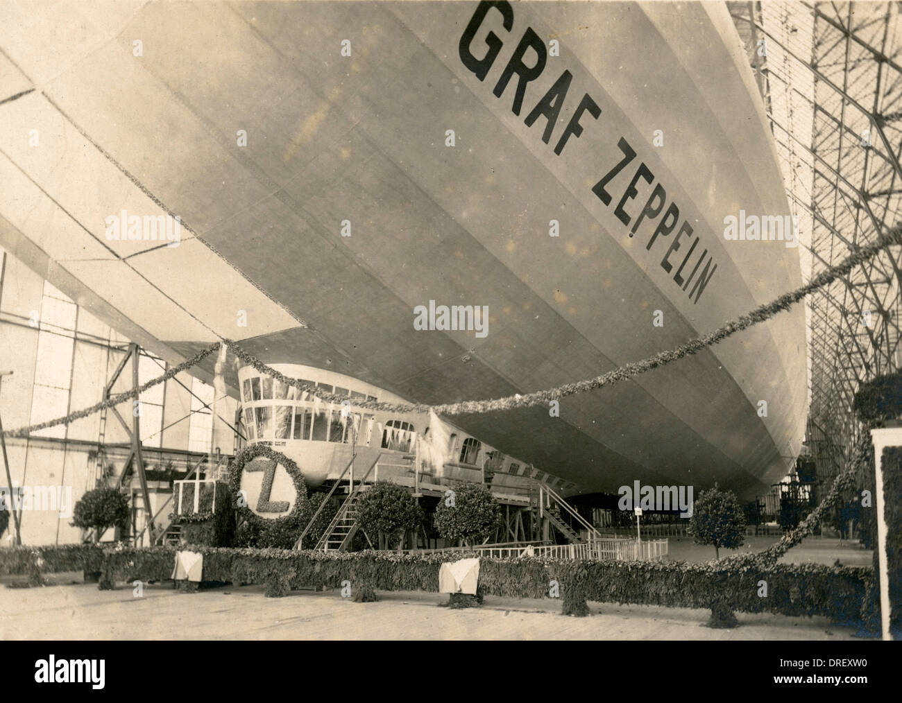 Zeppelin hi-res stock photography and images - Alamy