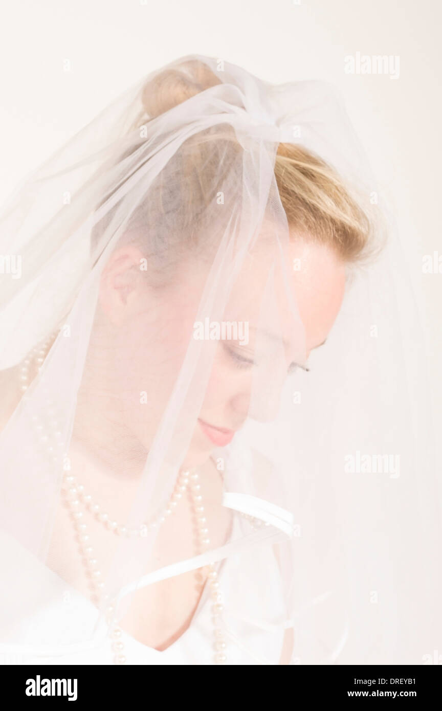 Blushing bride hi-res stock photography and images - Alamy