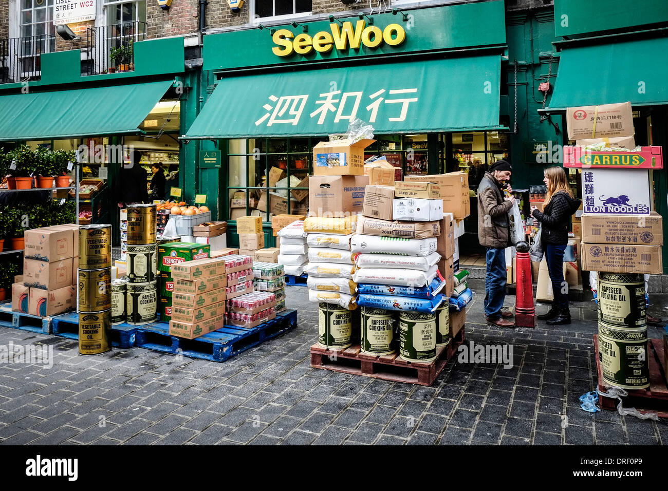 Europe pallets hi-res stock photography and images - Alamy