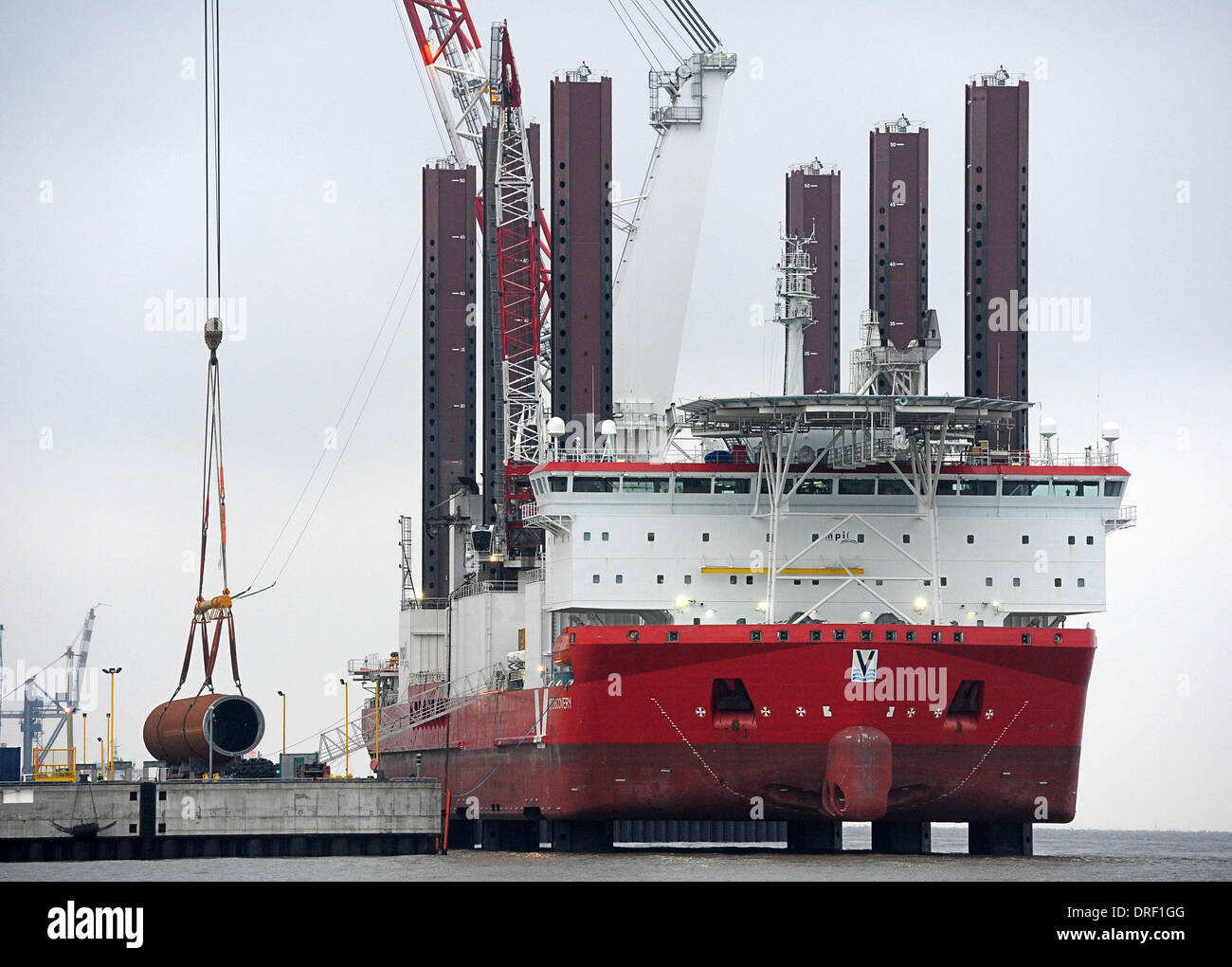 Monopile hi-res stock photography and images - Alamy