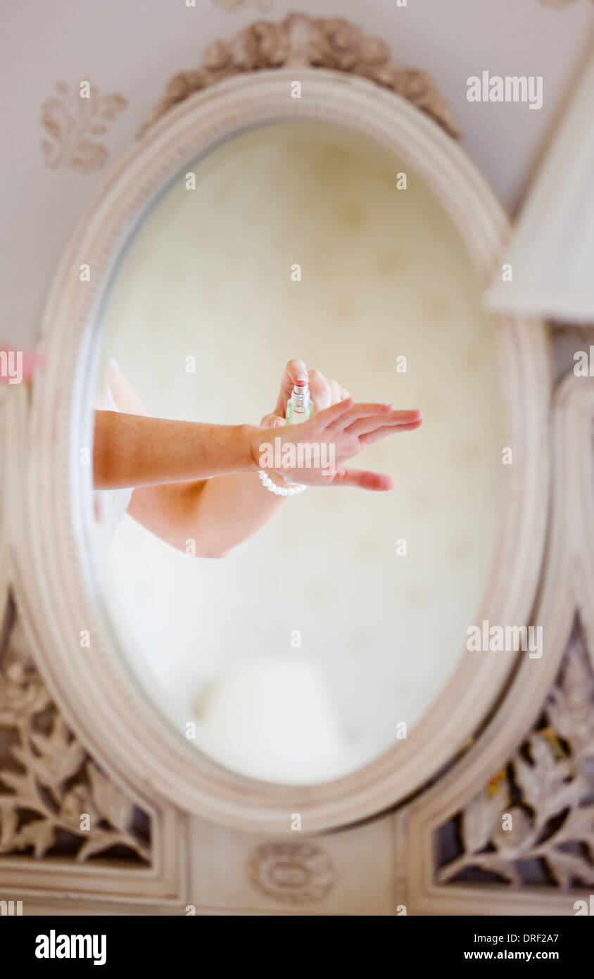 Getting ready dressed hi-res stock photography and images - Alamy