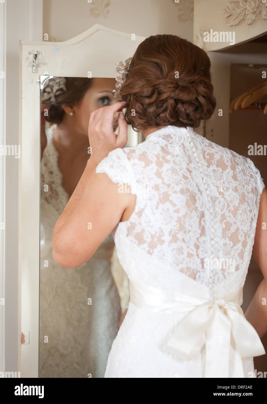Pretty girl getting hair dressed hi-res stock photography and images ...