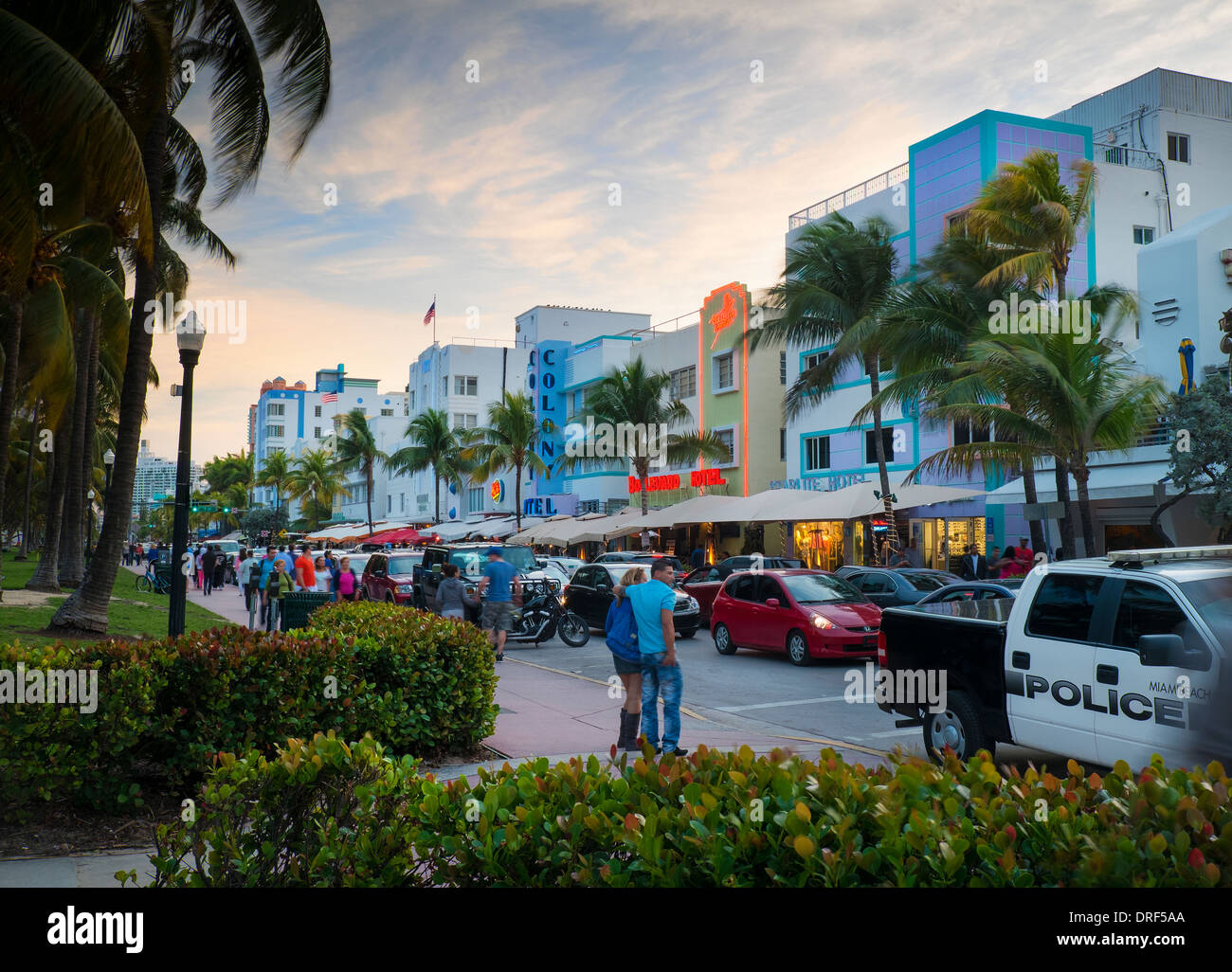 Art deco miami hi-res stock photography and images - Alamy
