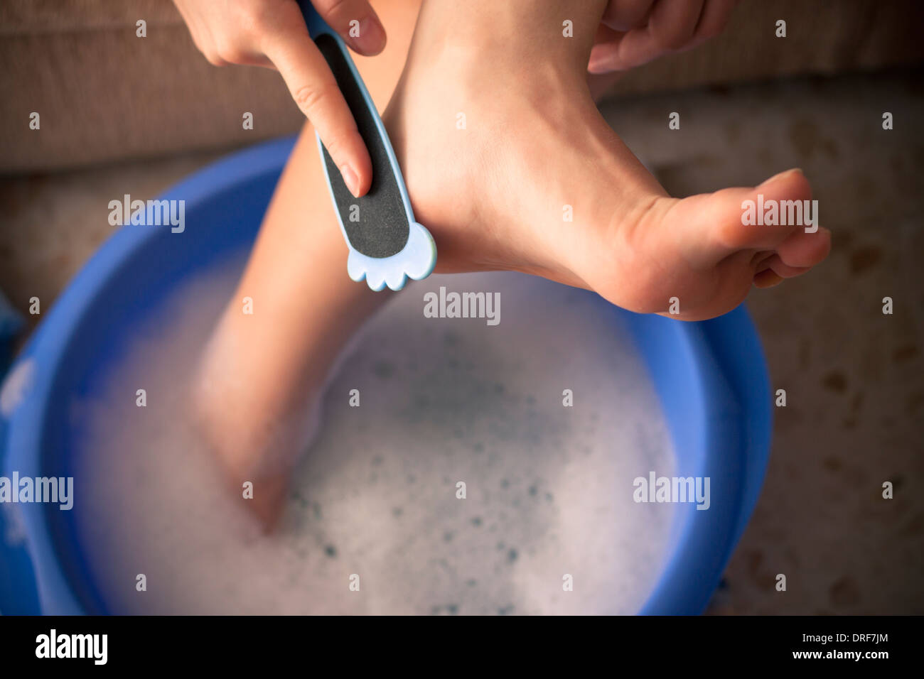 Human feet detail hi-res stock photography and images - Alamy