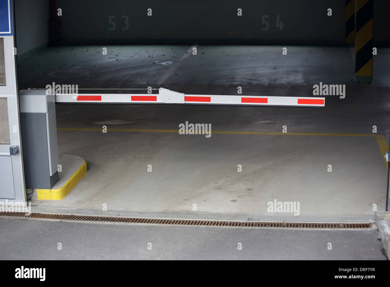 Underground barrier hi-res stock photography and images - Alamy