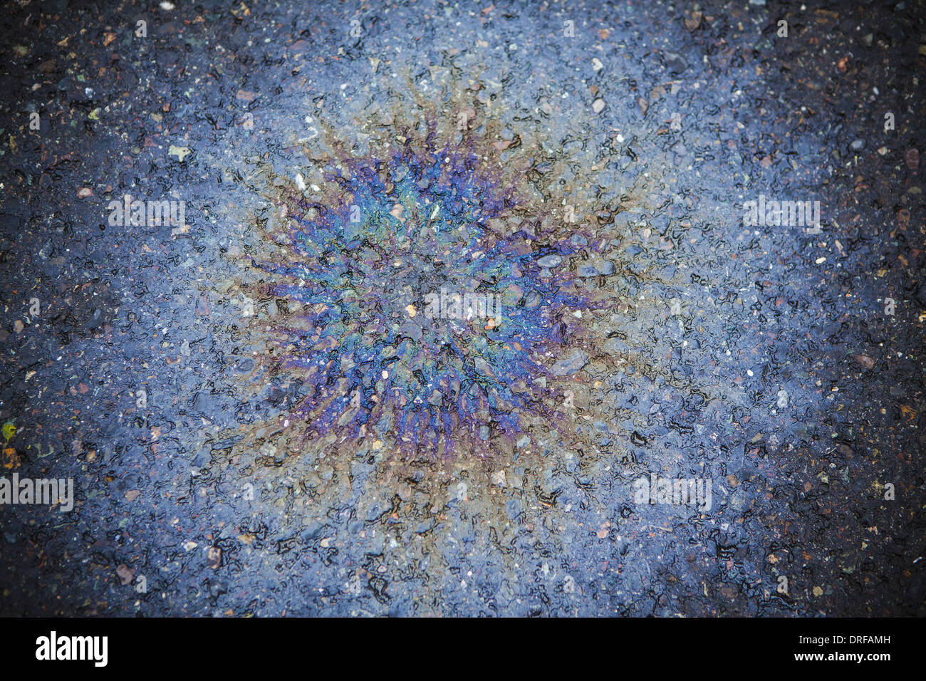 Radiating pattern hi-res stock photography and images - Alamy