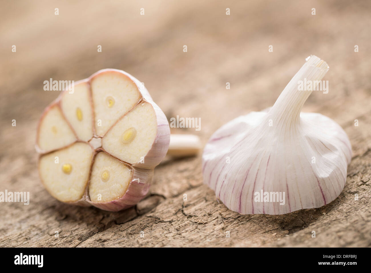 Garlic cross section close up hi-res stock photography and images - Alamy