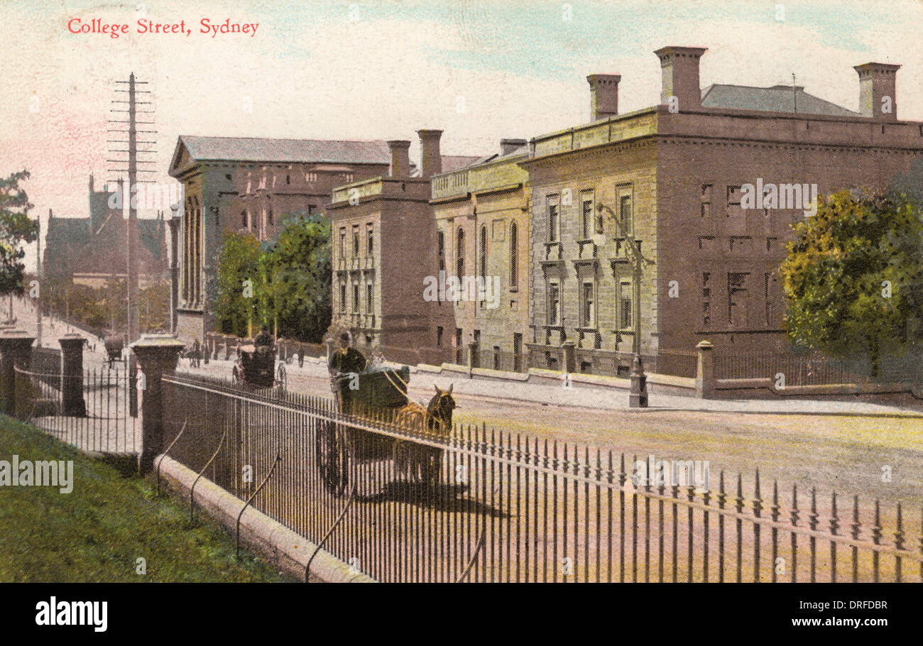 Australia - College Street, Sydney Stock Photo - Alamy
