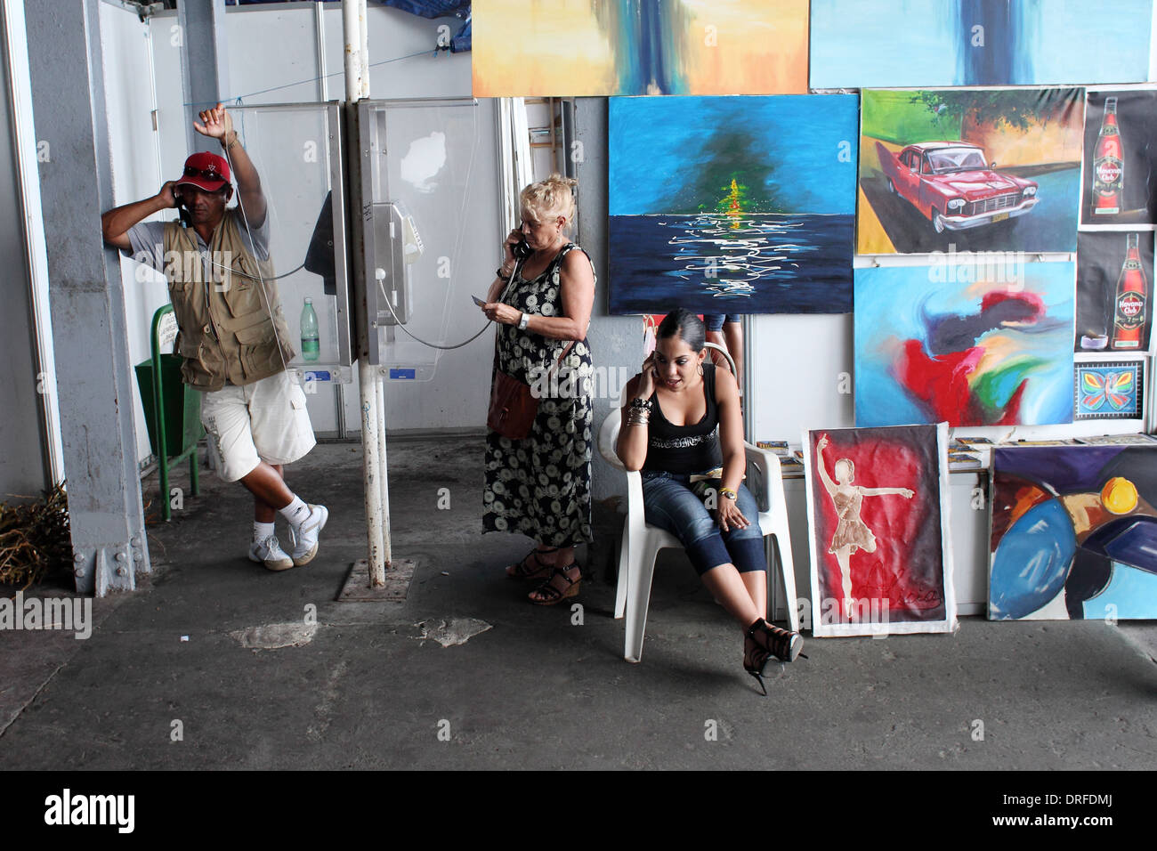 Gallery in Havana, Cuba Photo: pixstory / Alamy Stock Photo - Alamy