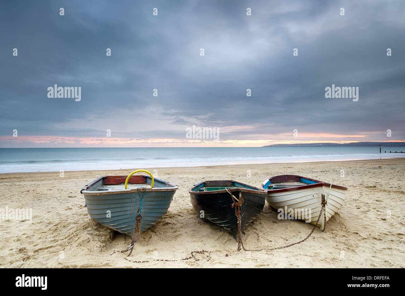 Boats at Durley chine on Bournemouth beach in Dorset Stock Photo - Alamy