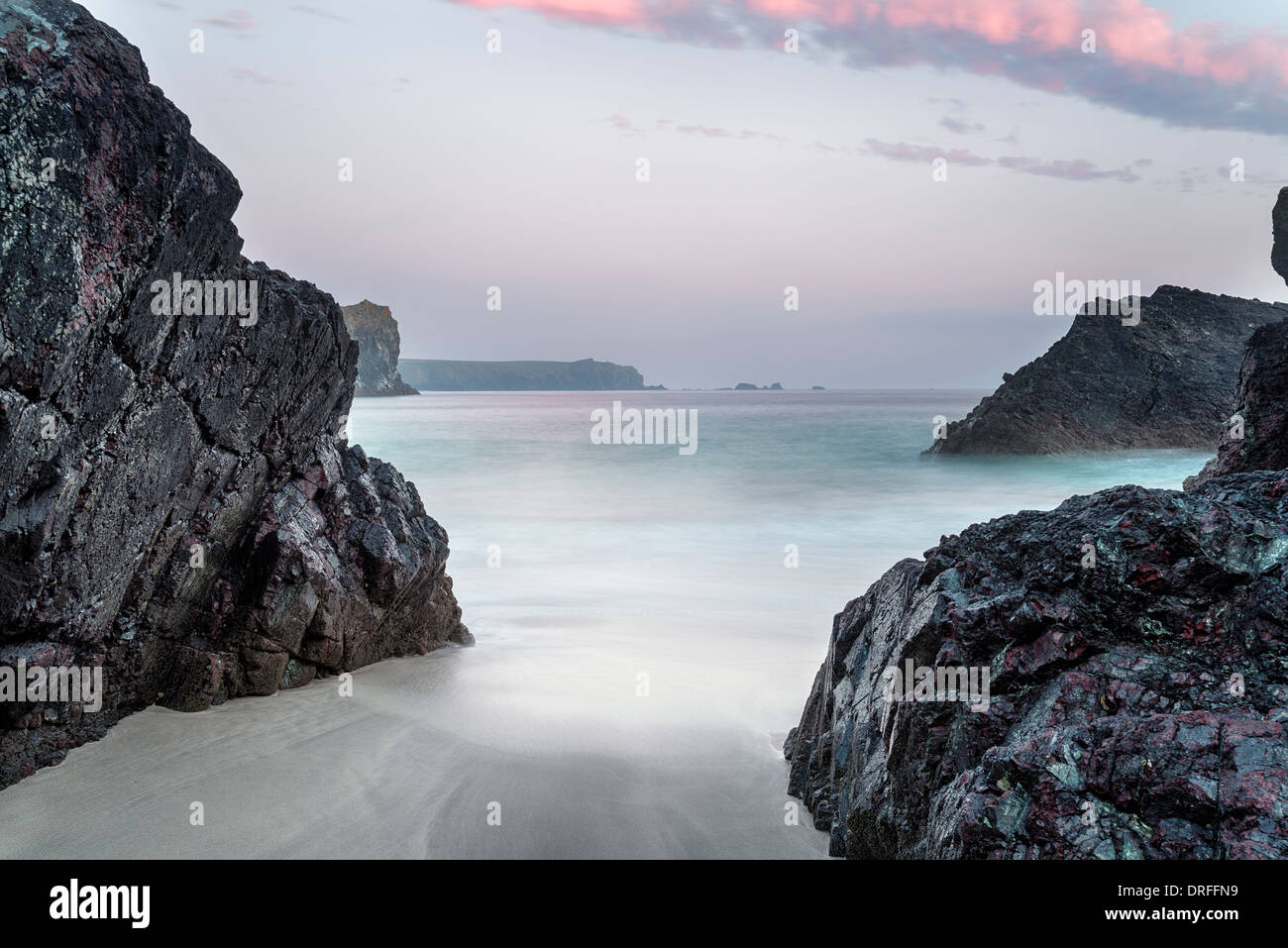 Dusk at Kynance Cove beach on the Lizard in Cornwall Stock Photo - Alamy