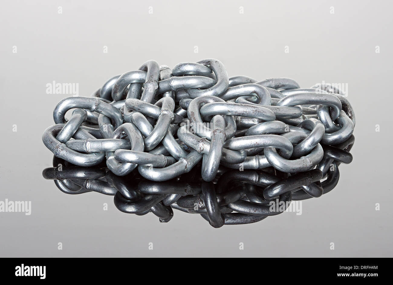 Heavy steel chains hi-res stock photography and images - Alamy