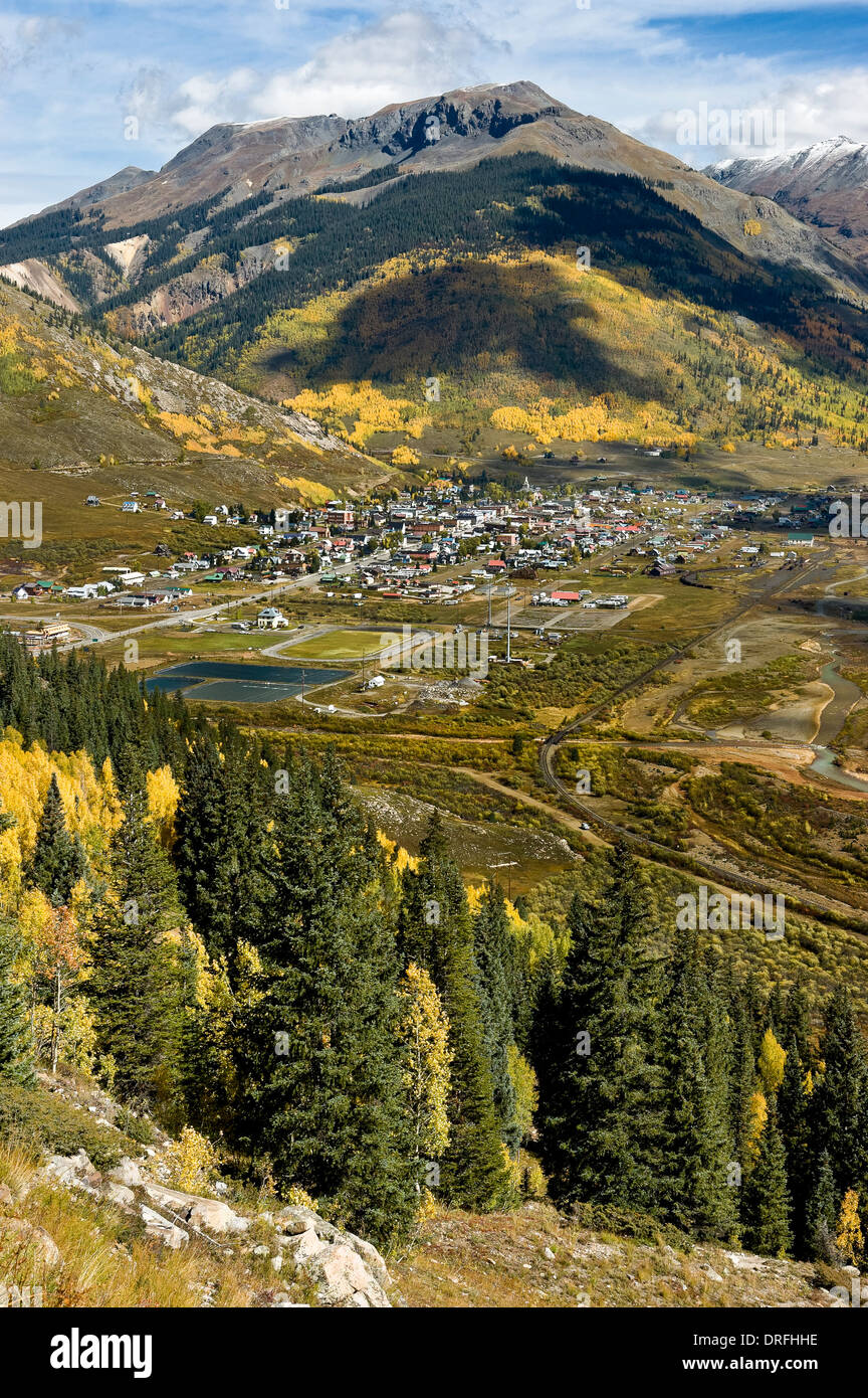Autumn color overlooking the town of Silverton from US 550, Million ...