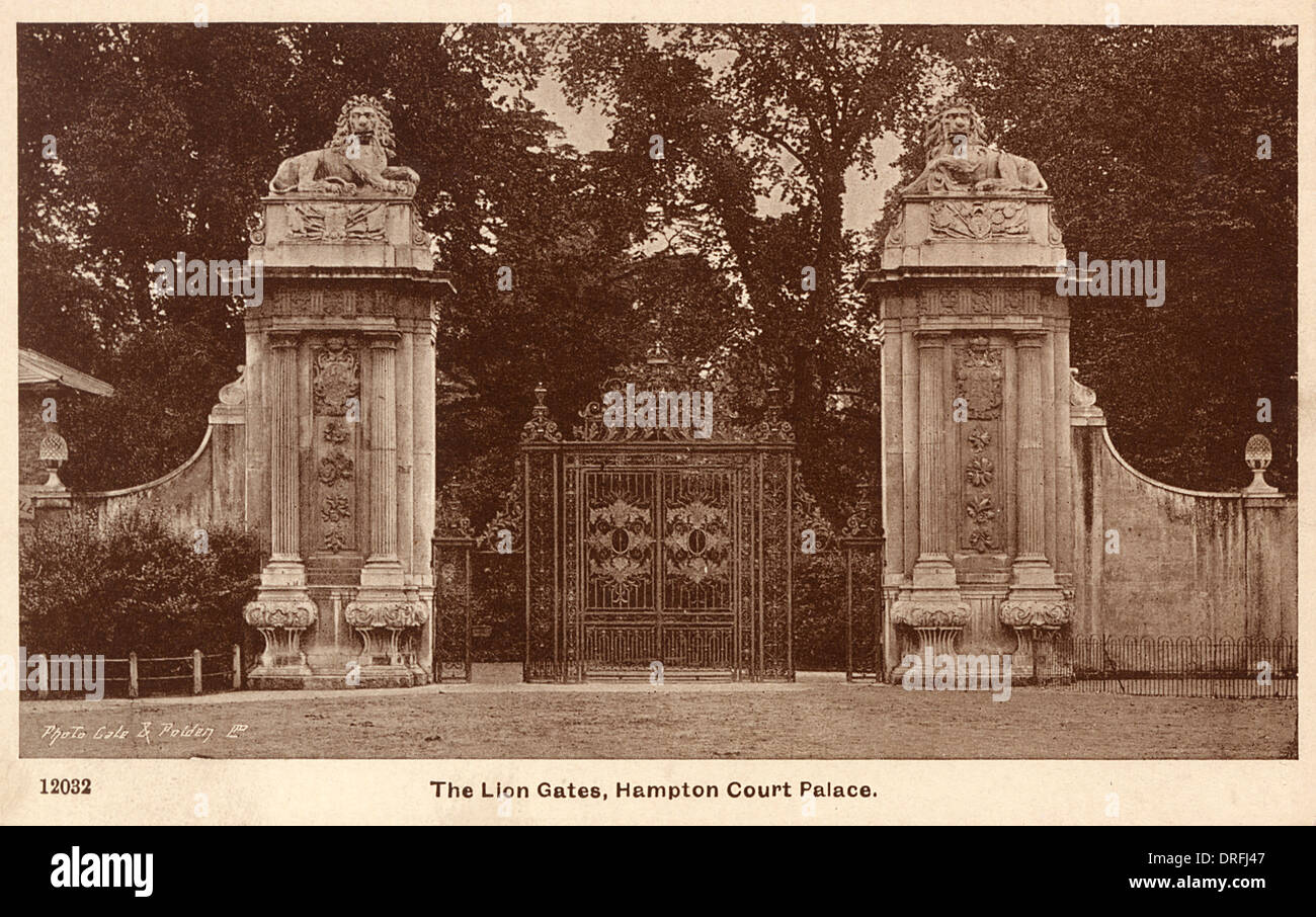 The Lion Gates, Hampton Court Palace Stock Photo - Alamy