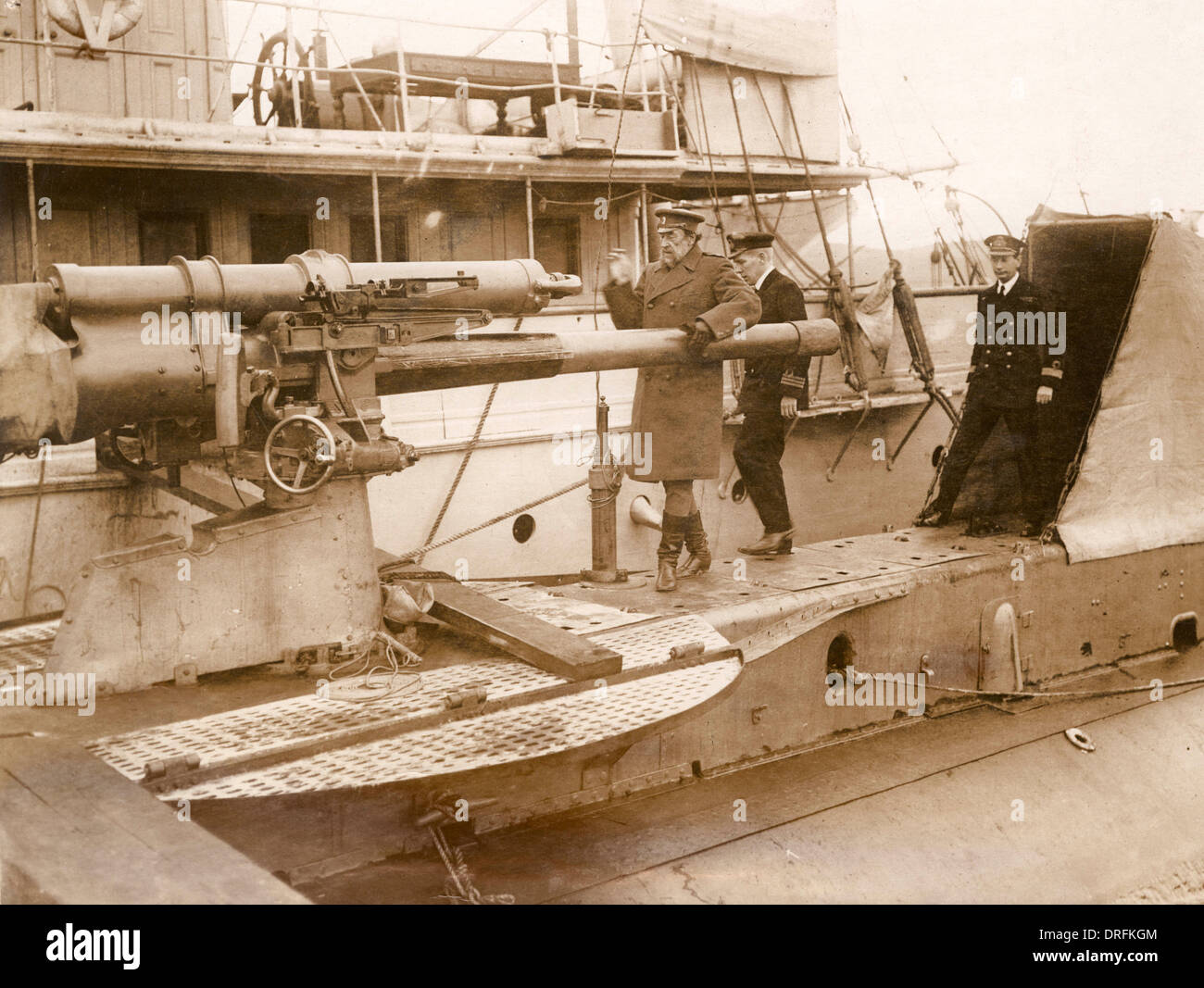 Commodore Keyes with journalist on submarine, WW1 Stock Photo - Alamy