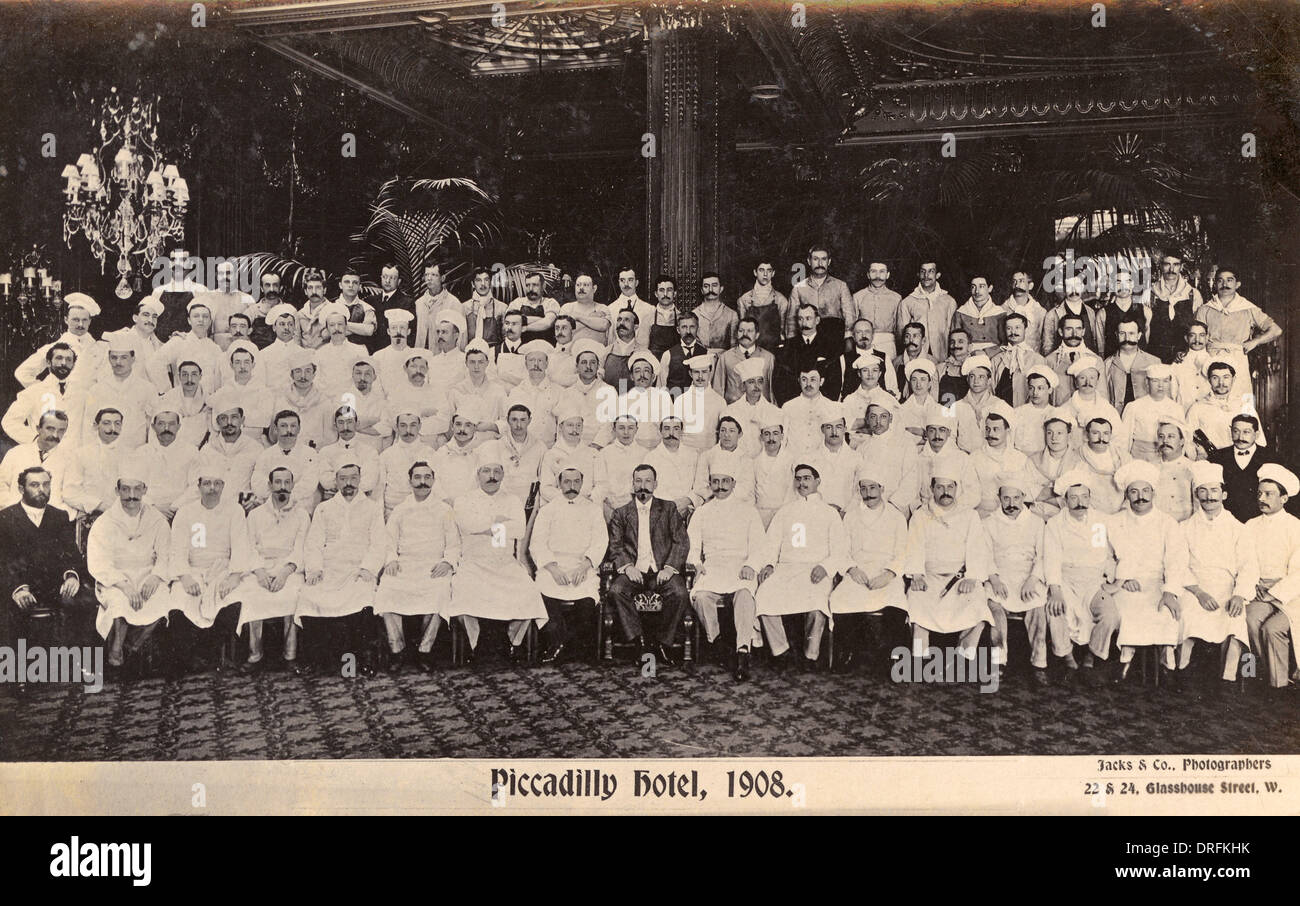 1900s kitchen hi-res stock photography and images - Alamy