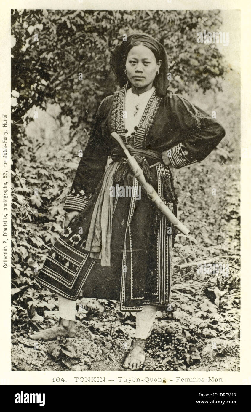 Female warrior with sword hi-res stock photography and images - Alamy