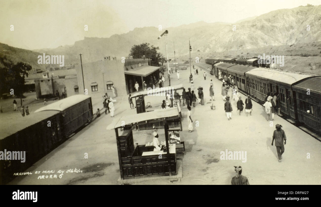 Train pakistan railway hi-res stock photography and images - Alamy