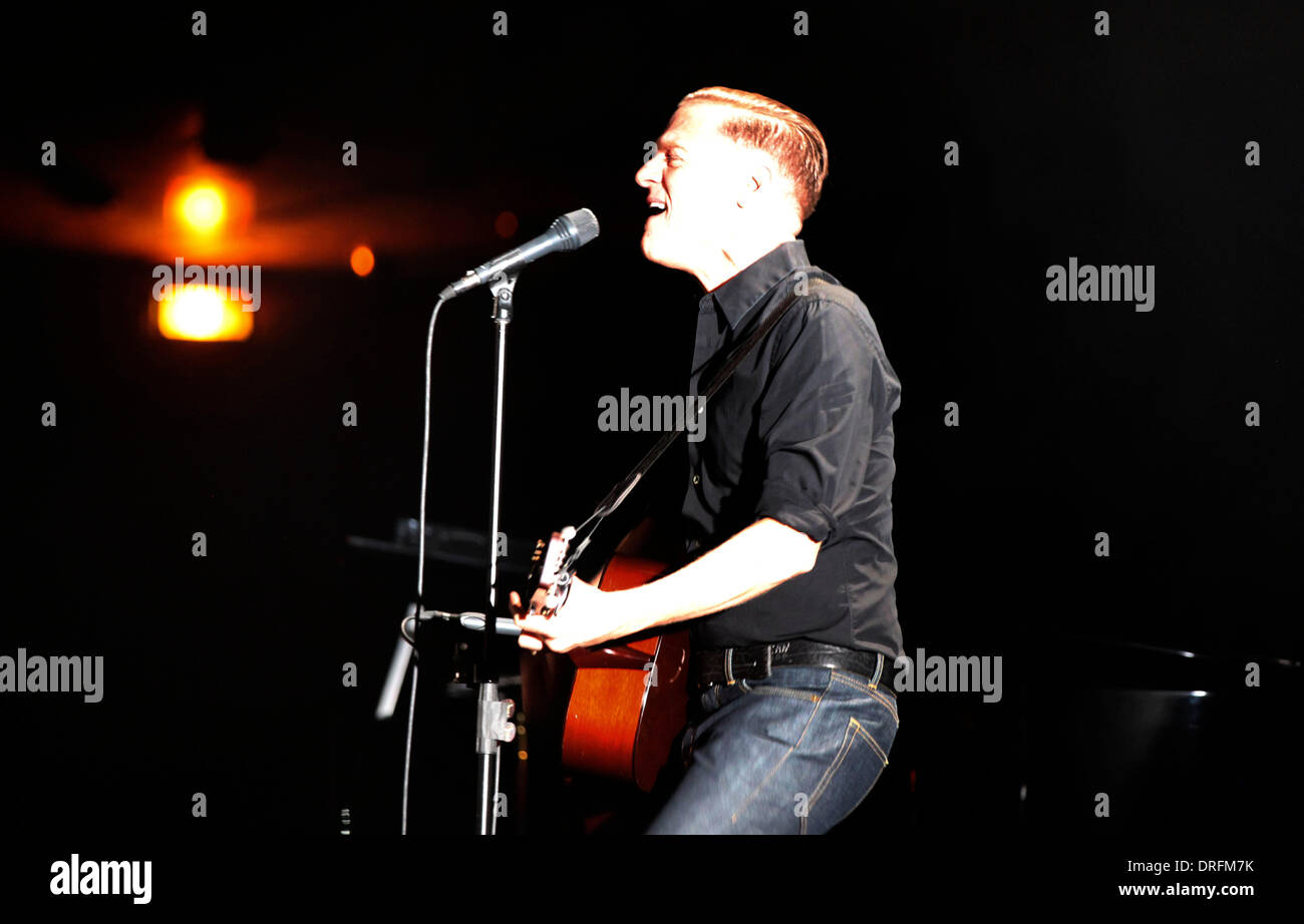 Canadian bryan adams in concert hi-res stock photography and images - Alamy