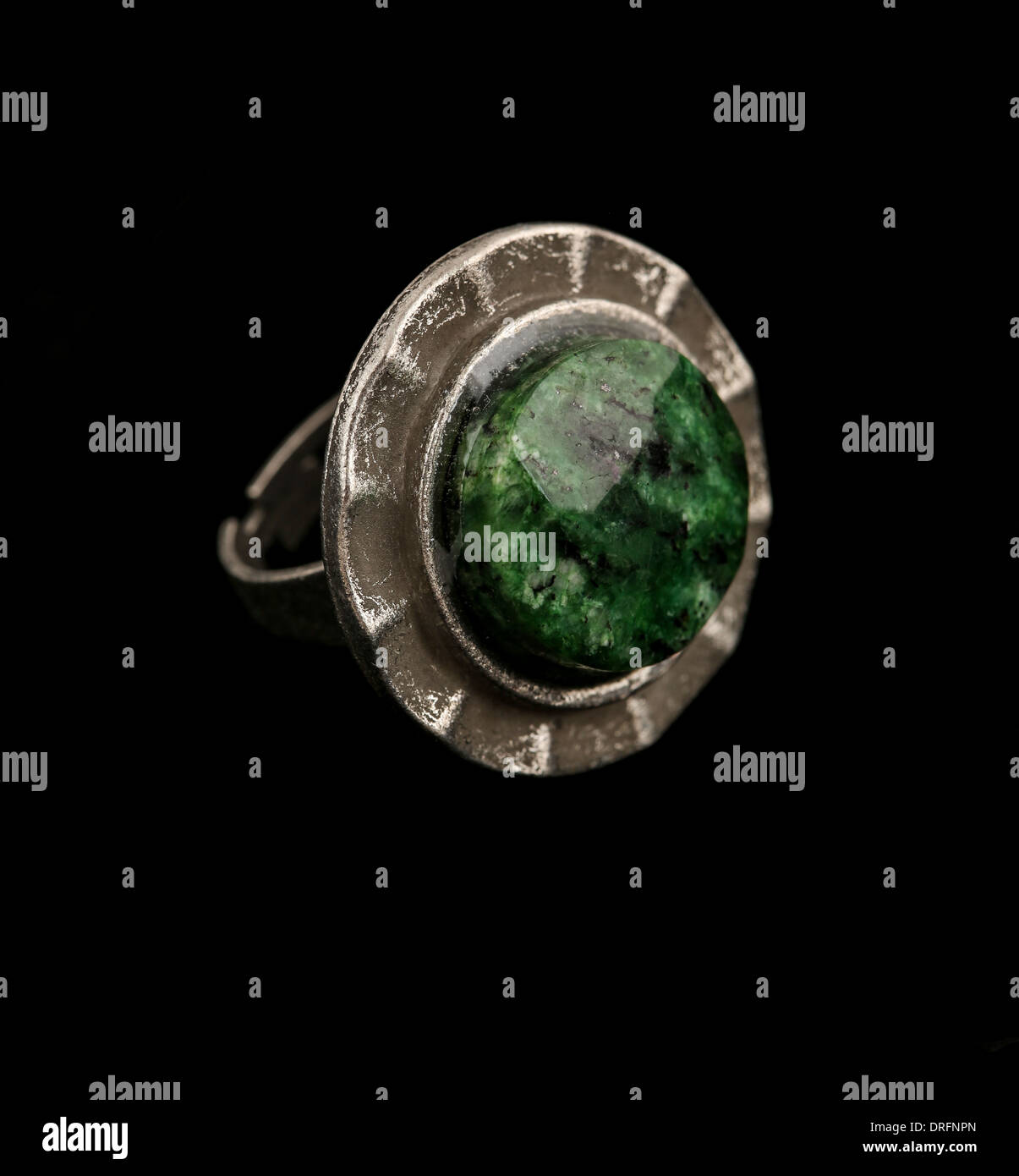 Emerald ring hi-res stock photography and images - Alamy