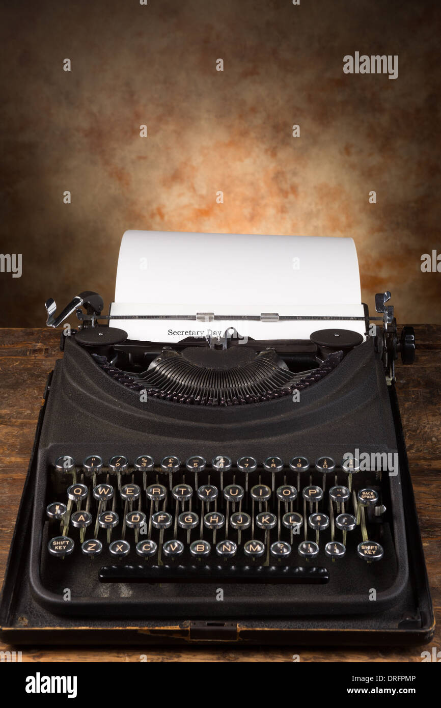 Secretary typewriter hi-res stock photography and images - Alamy